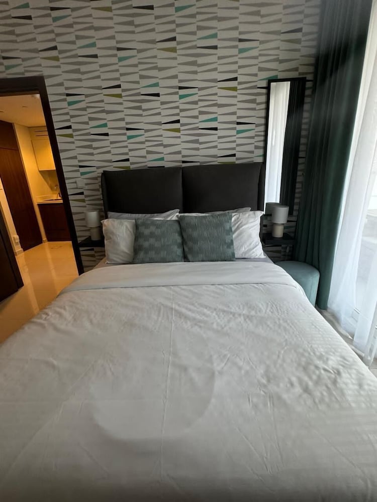 1bhk Burj View. Near Dubai Mall & Metro - Dubai