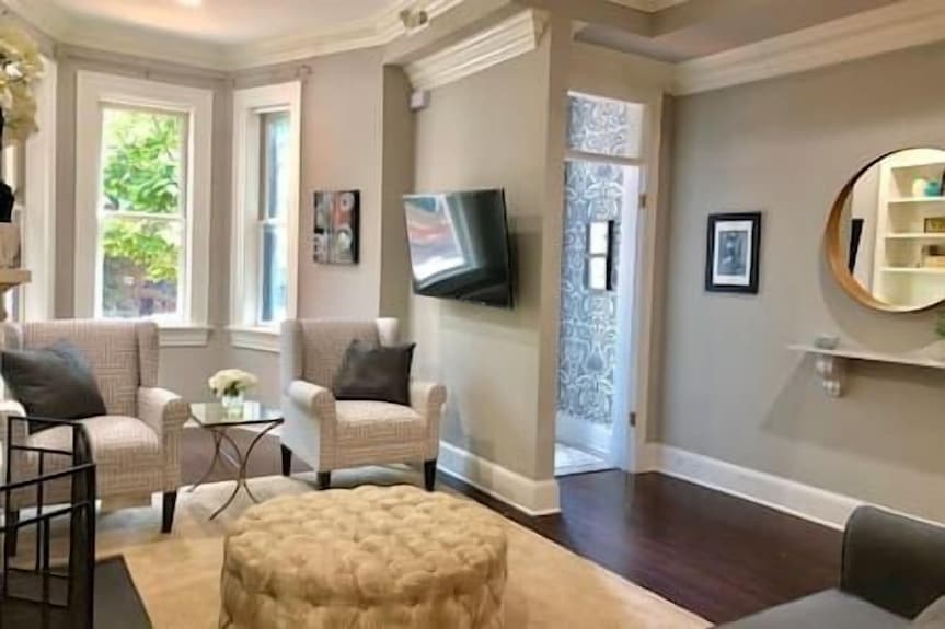 Modern Classic Victorian | Us Capitol 5 Blocks - Washington, D.C.