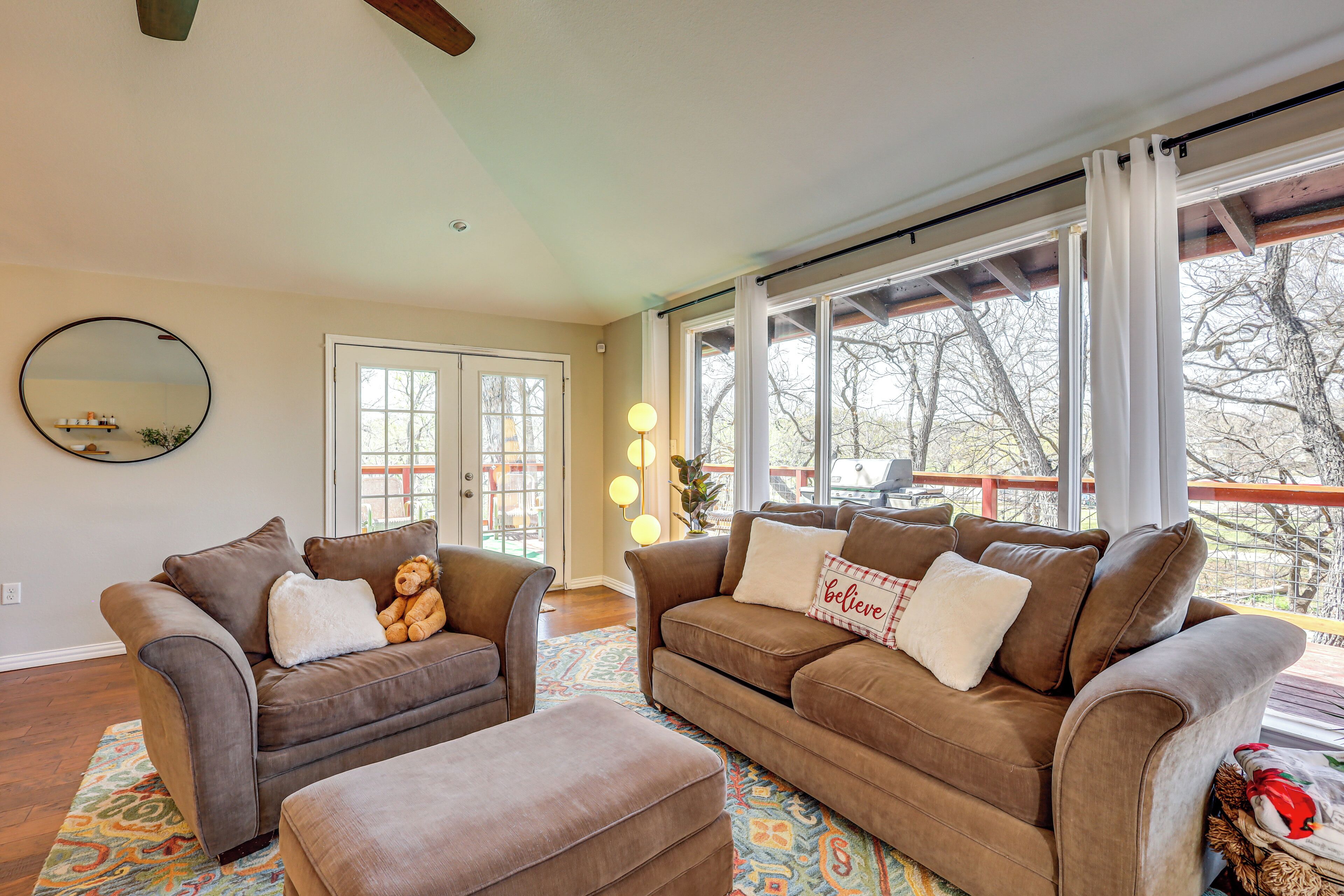 Creekside Cottage W/ Deck & Hot Tub In Belton - 벨턴