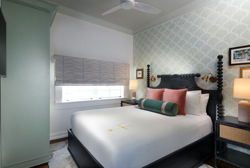 Southernmost Beach Resort, Avalon King, 3 Outdoor Pools & Beach Access - Key West, FL