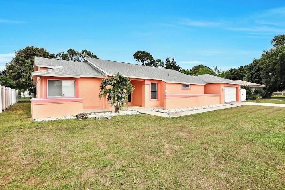 Renovated 3br Dog Friendly Pond View W/d - Sarasota, FL