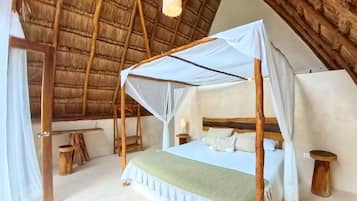 Cabana de Madeira Lua de Mel, 1 cama king-size, vista para a piscina | 1 quarto, secretária, secretária adequada para computadores portáteis