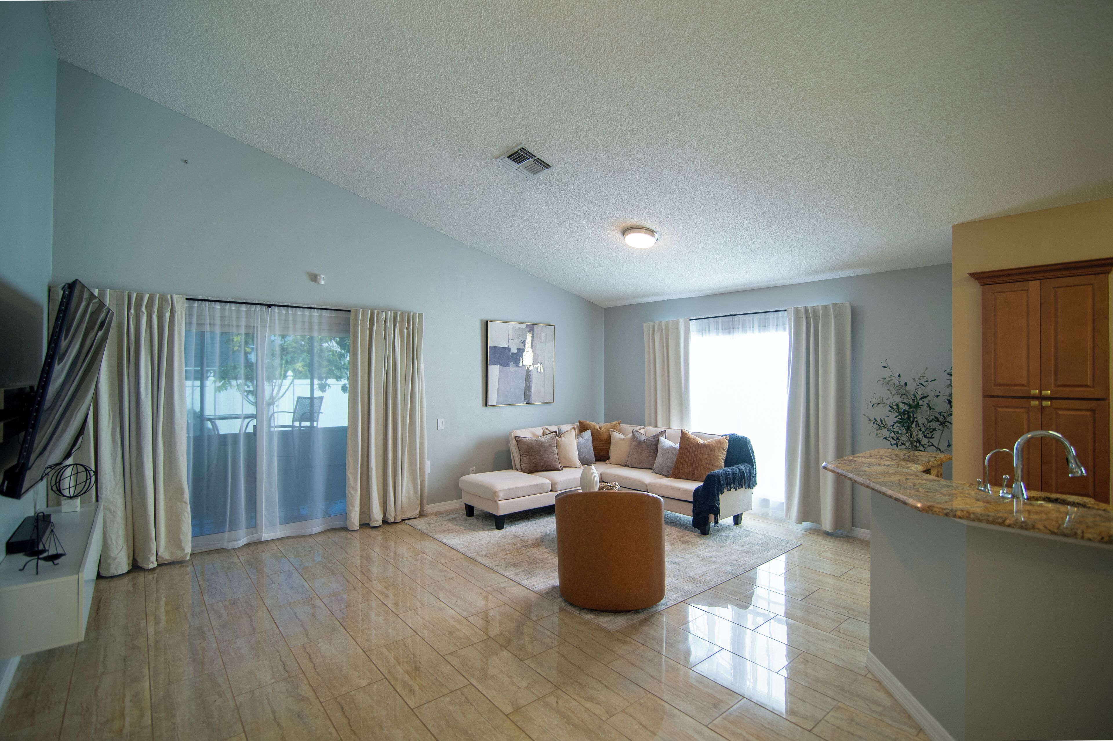 Cozy Home Steps From Theme Parks & Coast! - St. Cloud, FL