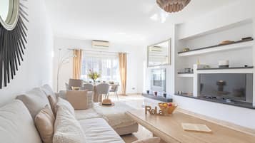 Apartamento Familiar, 2 quartos, 2 casas de banho (Puerto Banus Near La Sala By The Sea) | Sala de estar