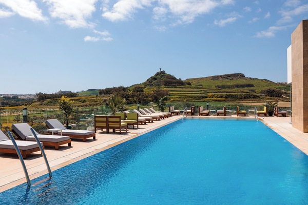 2 piscinas exteriores