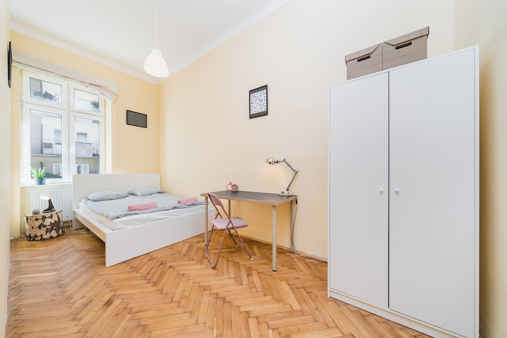 Modern Urban Escape  By Upstairs - Kraków