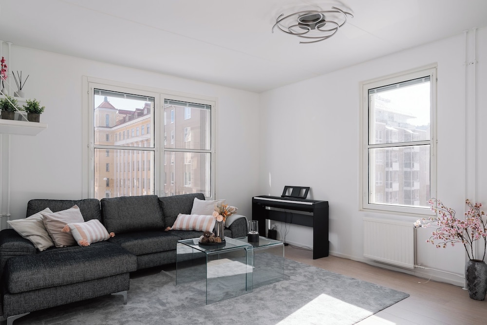 Modern 1br Apartment With Balcony - Helsinki