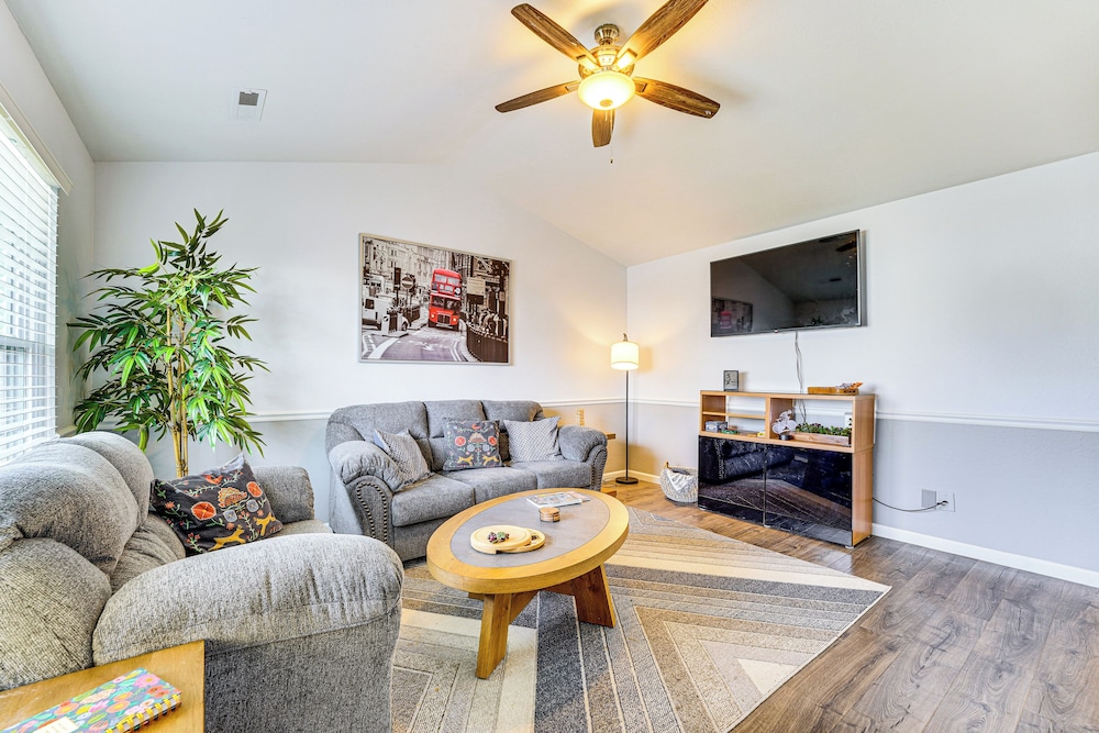 1 Mi To Dtwn: Bentonville Retreat W/ Patio - Bentonville, AR