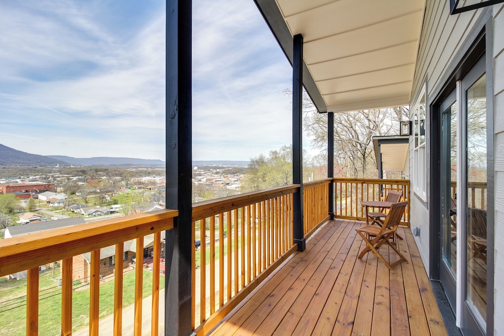 6 Mi To Chattanooga: Home W/ Balcony & Dtwn Views! - Chattanooga, TN