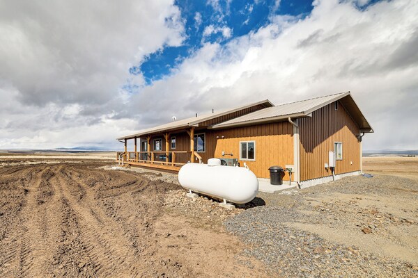 랩어라운드 데크: 그레인지빌에 새로 지은 집! - 아이다호