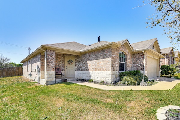 Shop, Dine & Unwind: Pet-friendly Home In Austin! - Austin, TX