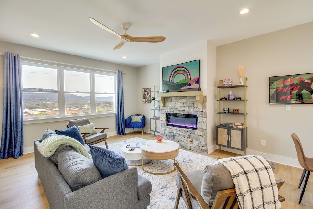 Serene Family Home W/ Patio Near Chattanooga! - Lookout Mountain, TN