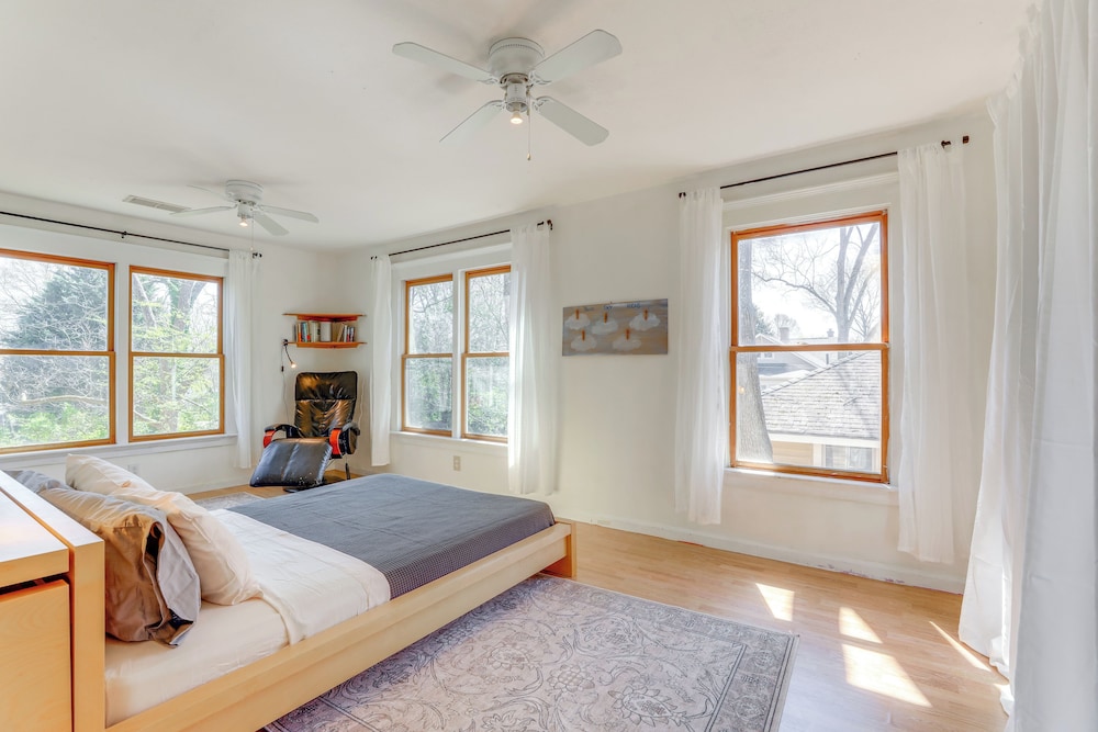 Steps To Shops & Eats: Decatur Home W/ Large Yard - Atlanta, GA