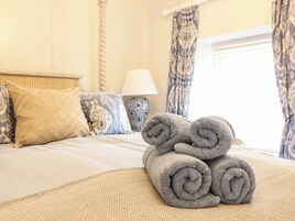 1 quarto, individualmente decorados, individualmente mobiliados