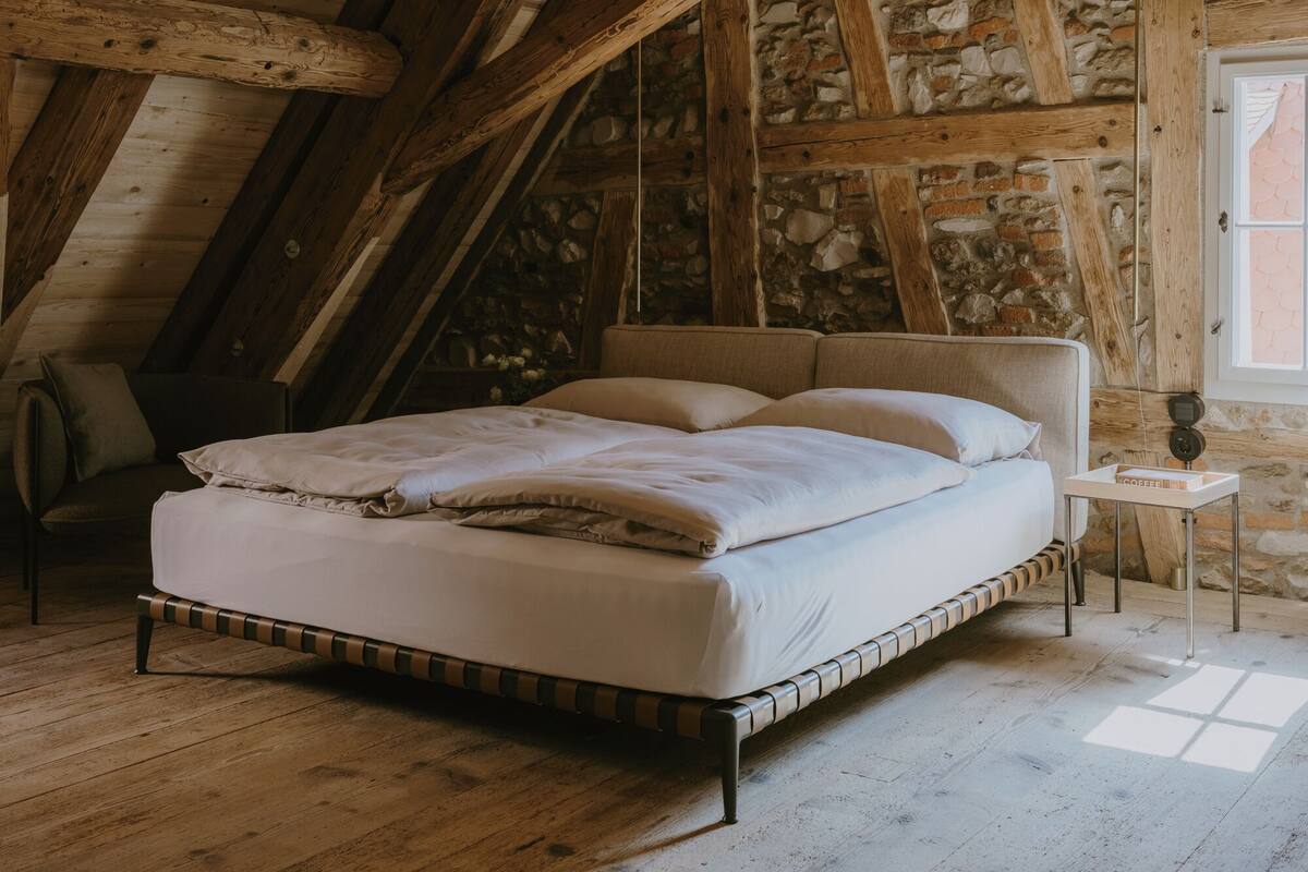 Quarto Duplo Comfort | Cofre no quarto, secretária
