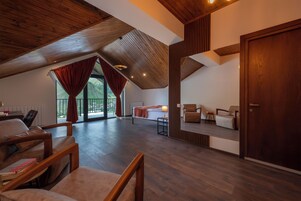 Suite Executiva, vista para a montanha | Lençóis de algodão egípcio, roupa de alta qualidade 