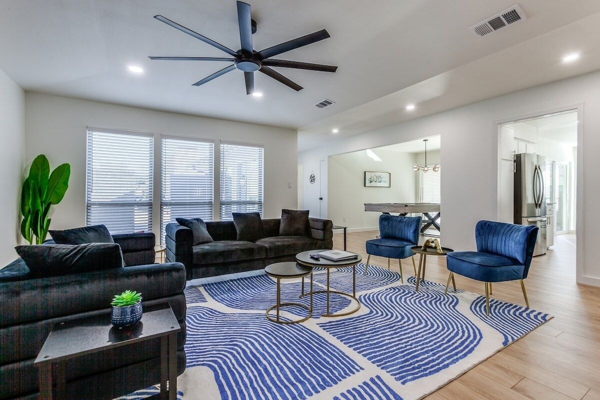 Blue Blissful Retreat 3b 2b King - Lochwood - Dallas