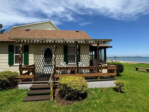 Lake Cottage At Beachcomber Of Mackinaw - Mackinaw City, MI