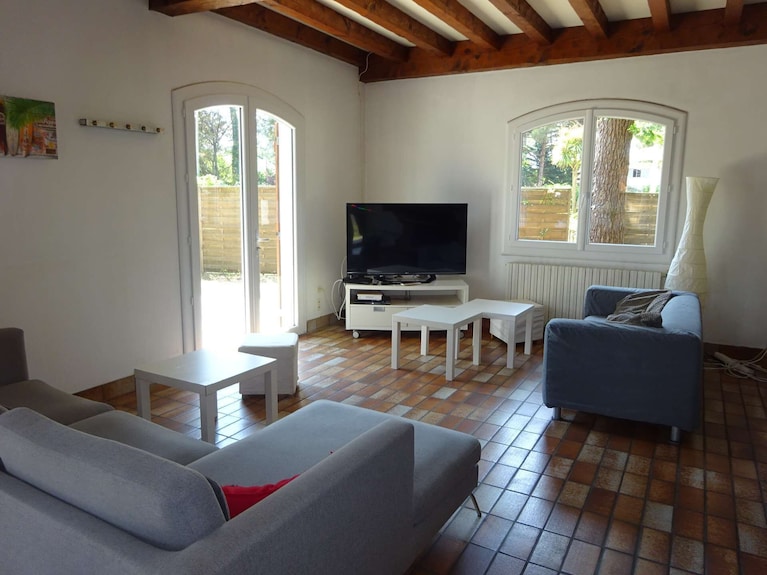 Agréable Villa Sur Un Terrain Clôturé Et Boisé - Landes