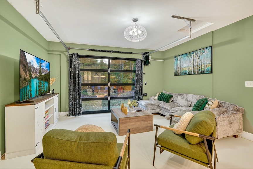 Hot Tub~firepit~axe Throw~near Ash, Old Mans Cave, Cedar Falls - Hocking County, OH