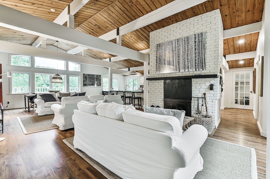 La Maison Blanche | Hot Tub & Sauna | Tremblant Living - Mont-Tremblant