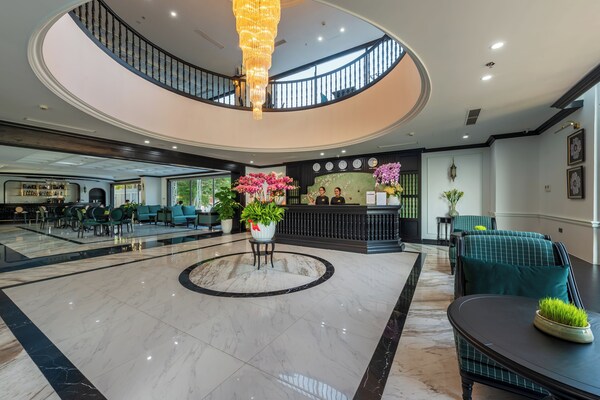 Grand Luxury Hotel Ninh Chữ - Tỉnh Ninh Thuận