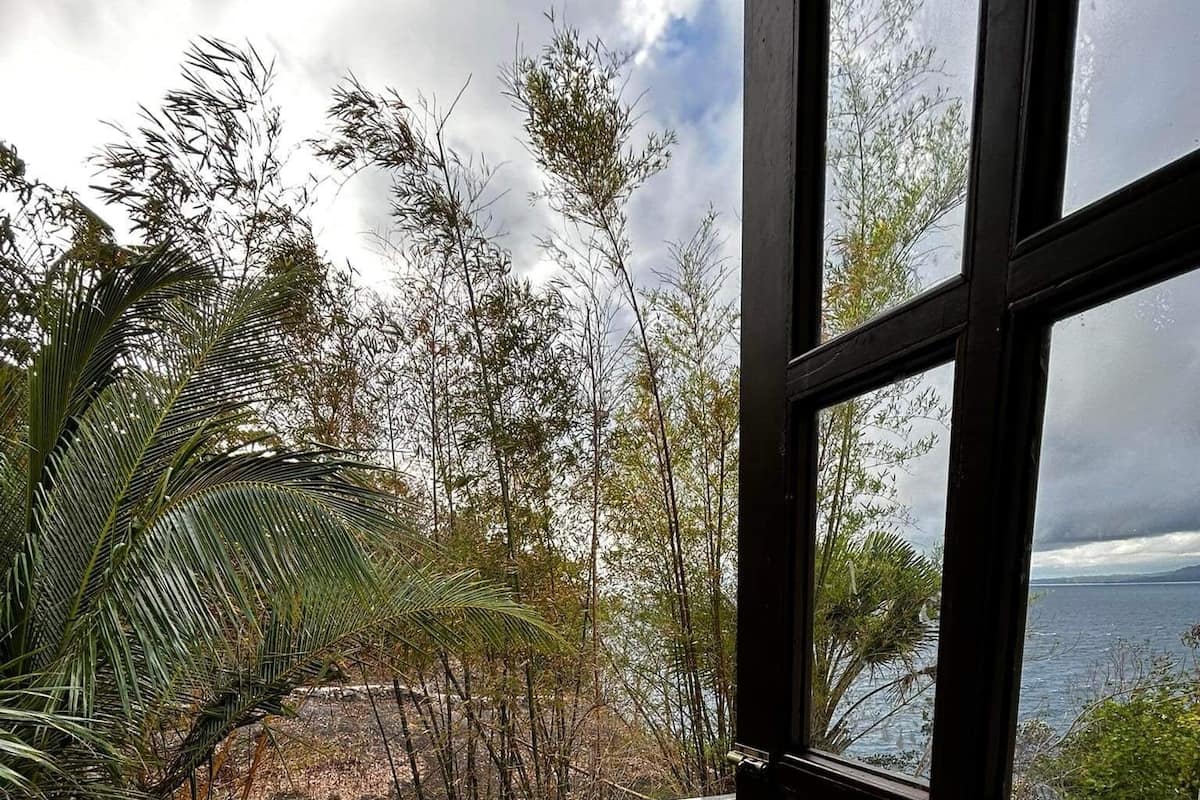 Suite Familiar, várias camas, pátio, vista para o mar | 1 quarto, cofre no quarto, Wi-fi grátis