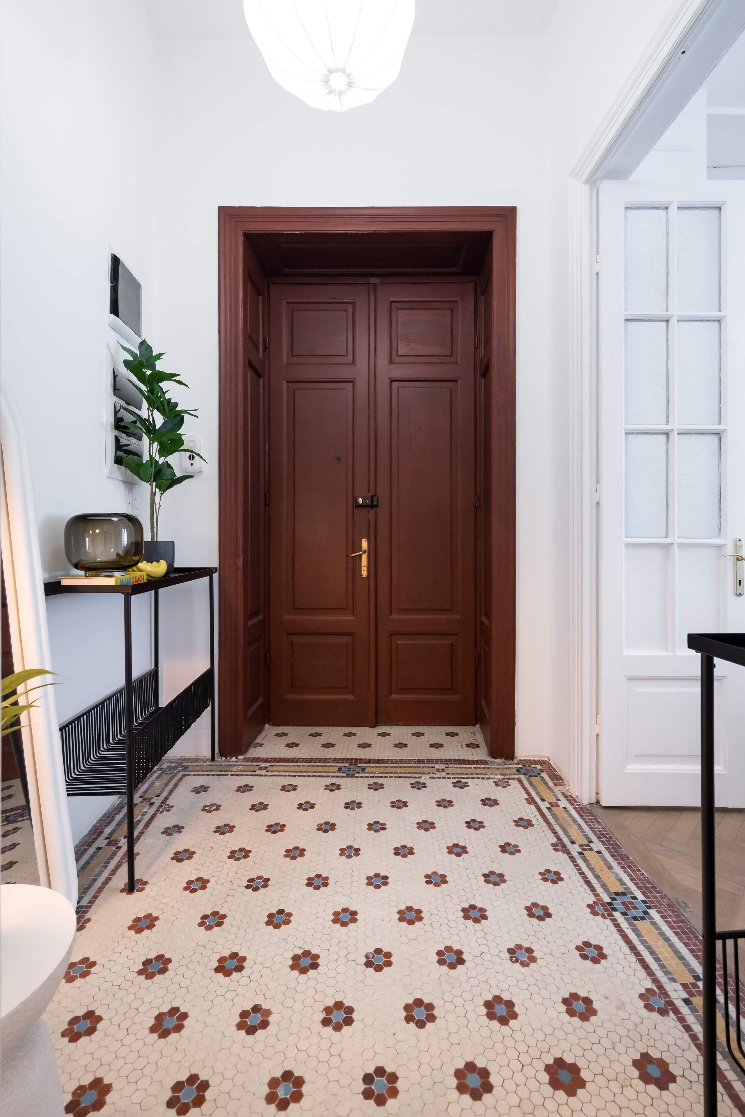 Apartamento superluxo, 3 quartos, sacada, vista para a cidade | Área de estar | Smart TV 43 polegadas com canais digitais, Netflix