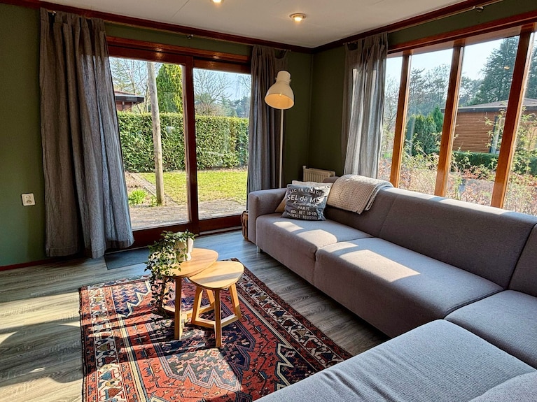 Beleef Een Onvergetelijke Vakantie In Onze Gezellige Cozy Lodges, Perfect Voor 4 Personen! Deze Vrijstaande Accommodaties Van ± 60m² Bieden Volop Ruimte En Comfort, Gelegen Op Een Prachtig Perceel Midden In De Veluwse Natuur. - Nunspeet