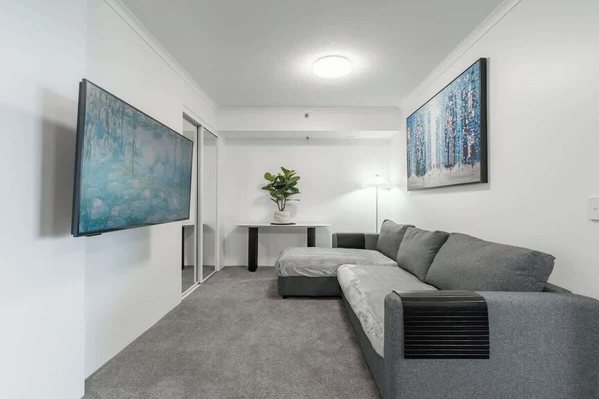 The Executive! 1bed, 1bath, 1car, Views ~ Cbd - Central Railway Station, Brisbane