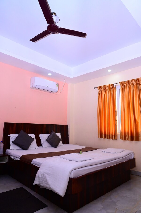 Dhamstay Hotel Aradhya Near Beach Puri - Puri