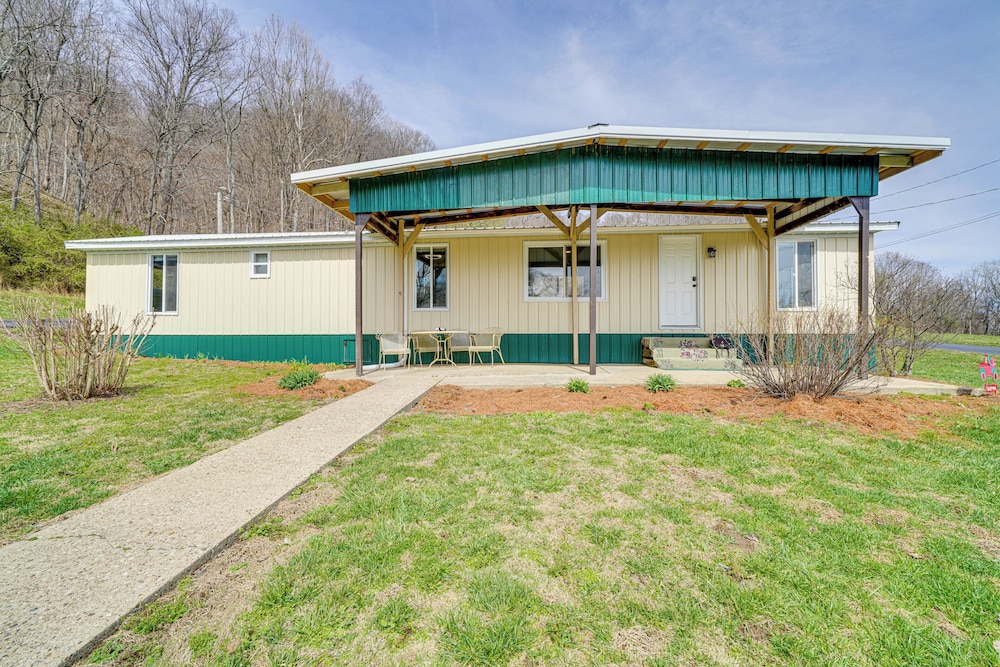 3 Mi To Caesars Casino: Indiana Retreat W/ Patio! - Louisville, KY