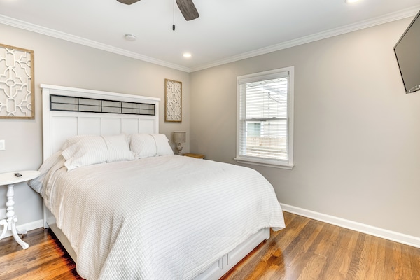 Screened Patio & Fire Pit: Modern Westerville Home - Columbus, OH