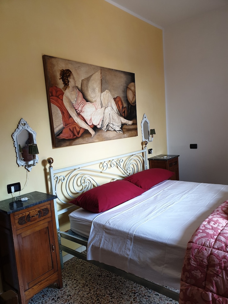 DUETERRE Room & Host - Fornole (TR) Italy - Leonella - Amelia | Vrbo