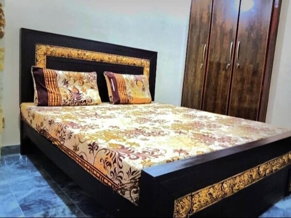 New Punjab Hotel - Lahore