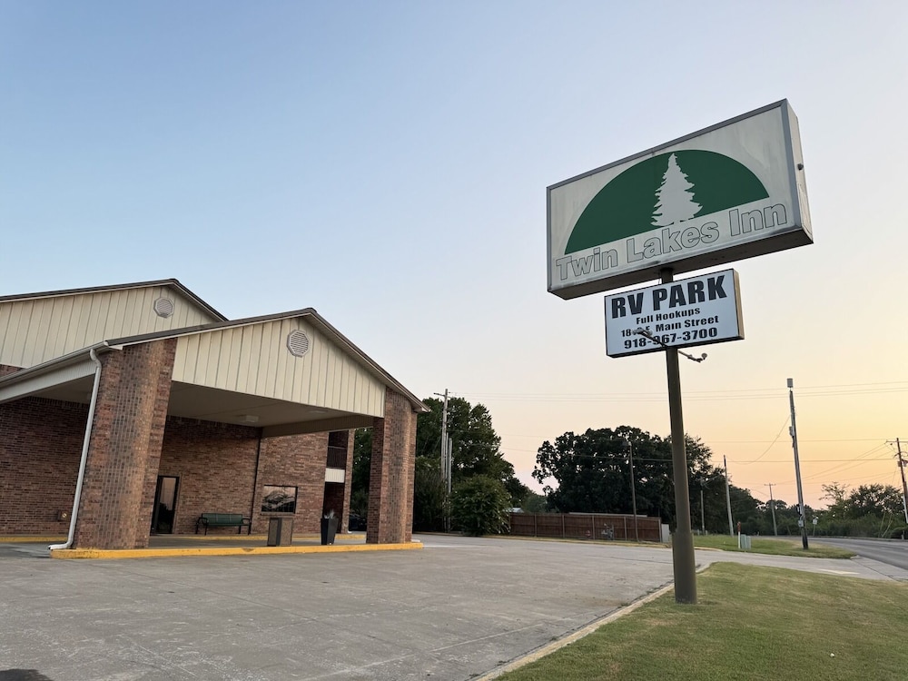 Twin Lakes Inn And Rv - Oklahoma