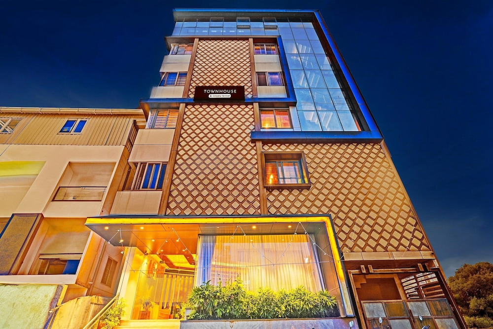 Super Townhouse Indiranagar - Bangalore