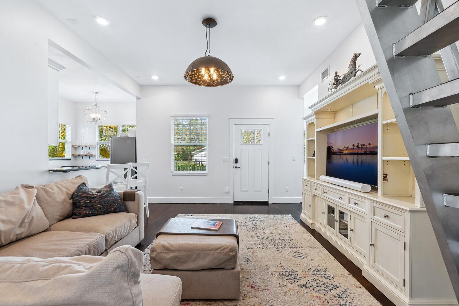 Historic Laurel Park Home With Retro Guest Cottage - Lakewood Ranch