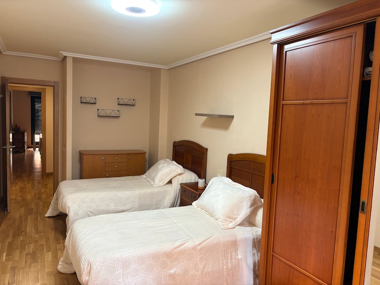 Apartamento 'La Puerta Del Valle 2' Con Vistas A La Montaña, Terraza Privada Y Wi-fi - Nájera