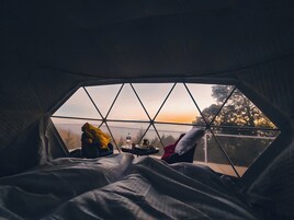 Quarto Duplo ou Twin de Luxo, varanda, vista para a montanha | Cortinas/cortinados opacos, quartos insonorizados 