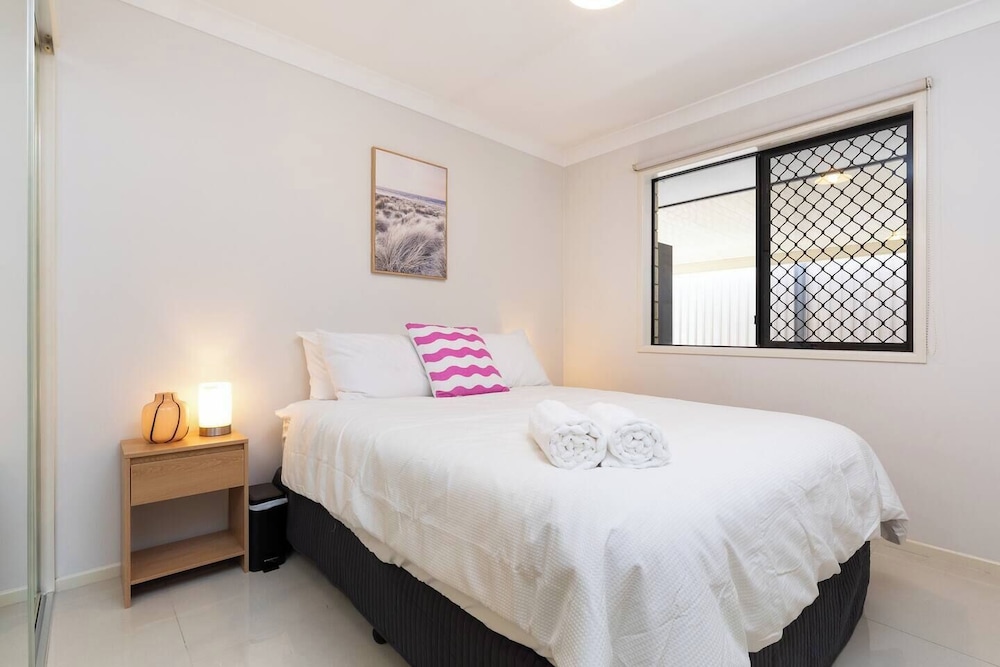 16 Darnley St - Logan City