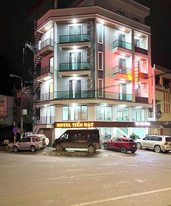 Tien Dat Hotel Ha Giang -Bayluxury - Ha Giang