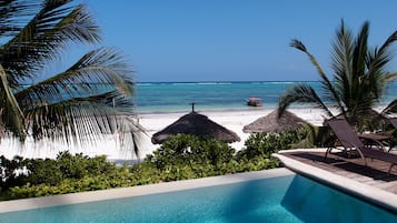 2 piscinas exteriores