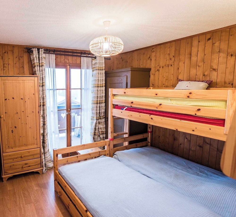 Asters B1 - bright 2 bedrooms close to the Gryon-Villars-Les Diablerets ...