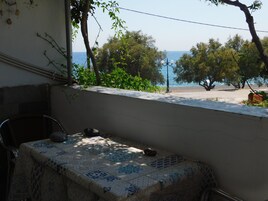 Apartamento, 2 quartos, vista para o mar | Sacada