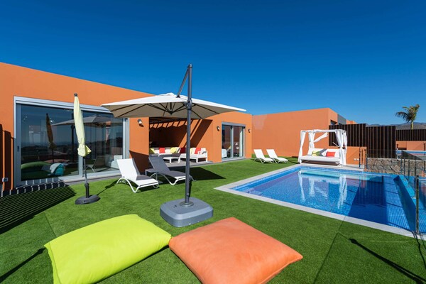 Chalet In Maspalomas With Heated Pool - Canarias