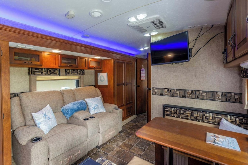 Beachtime! Charming 1-bedroom Trailer W/ Wifi & Ac & Hotwater Jupiter/tequesta - 加勒比