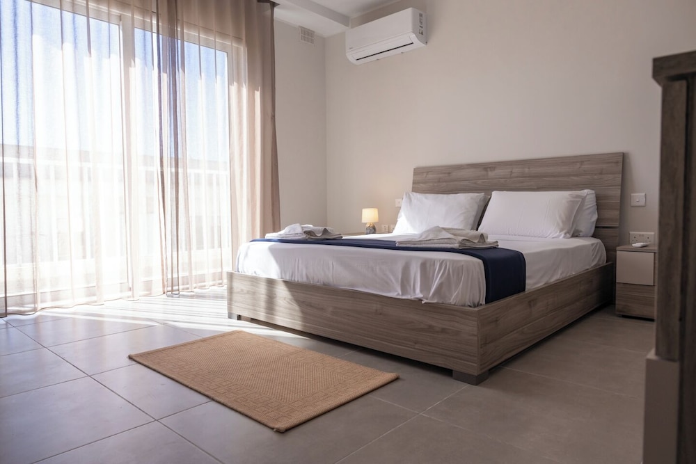 Horizon Suites By The Sea - 몰타