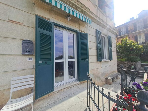 Central Design Flat With Parking - Gênes