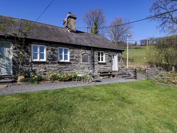 1 Bryn Ysgol - Penrhyndeudraeth
